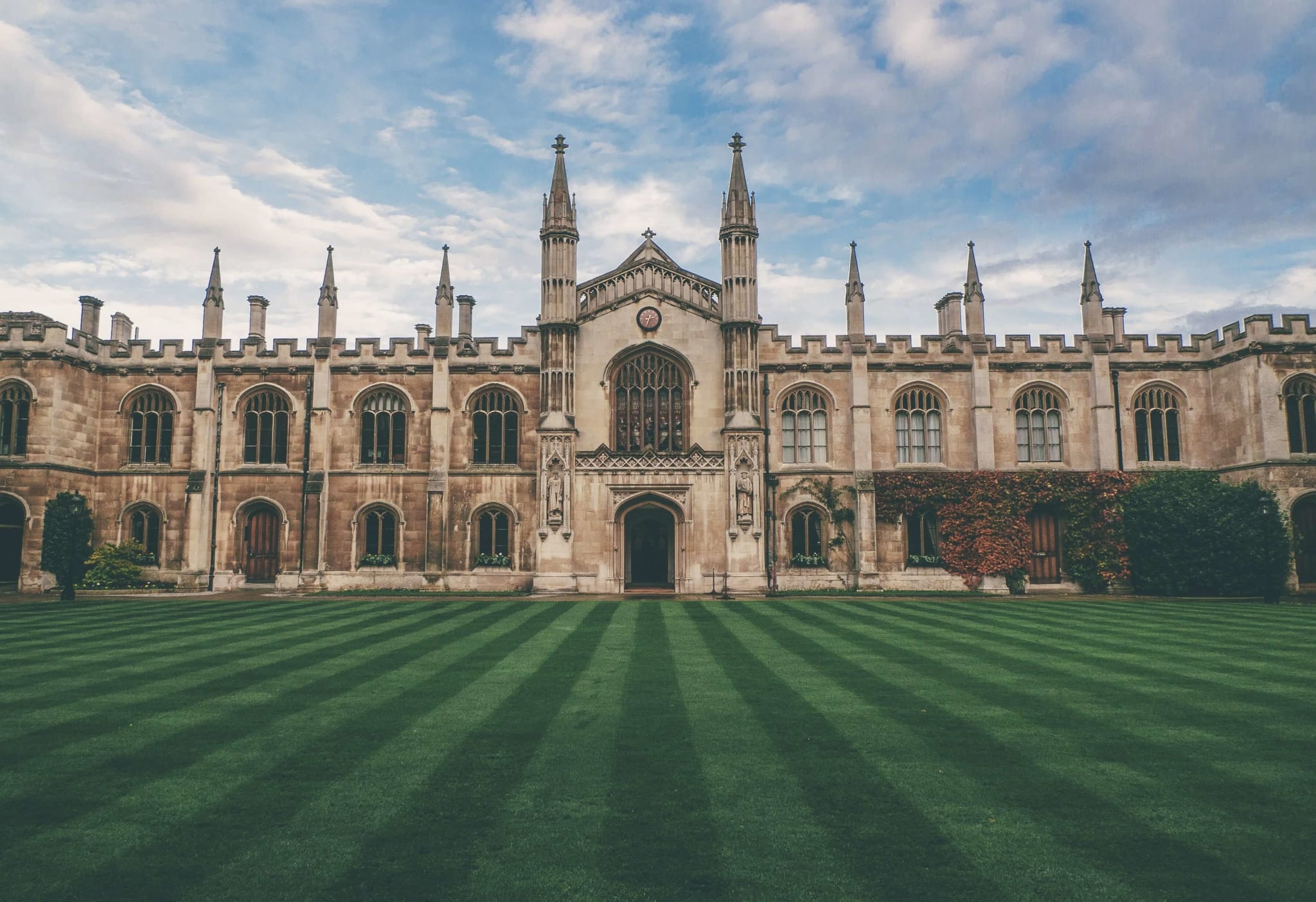 Bằng Đại Học Của Các Trường Ivy League Đáng Giá Bao Nhiêu?